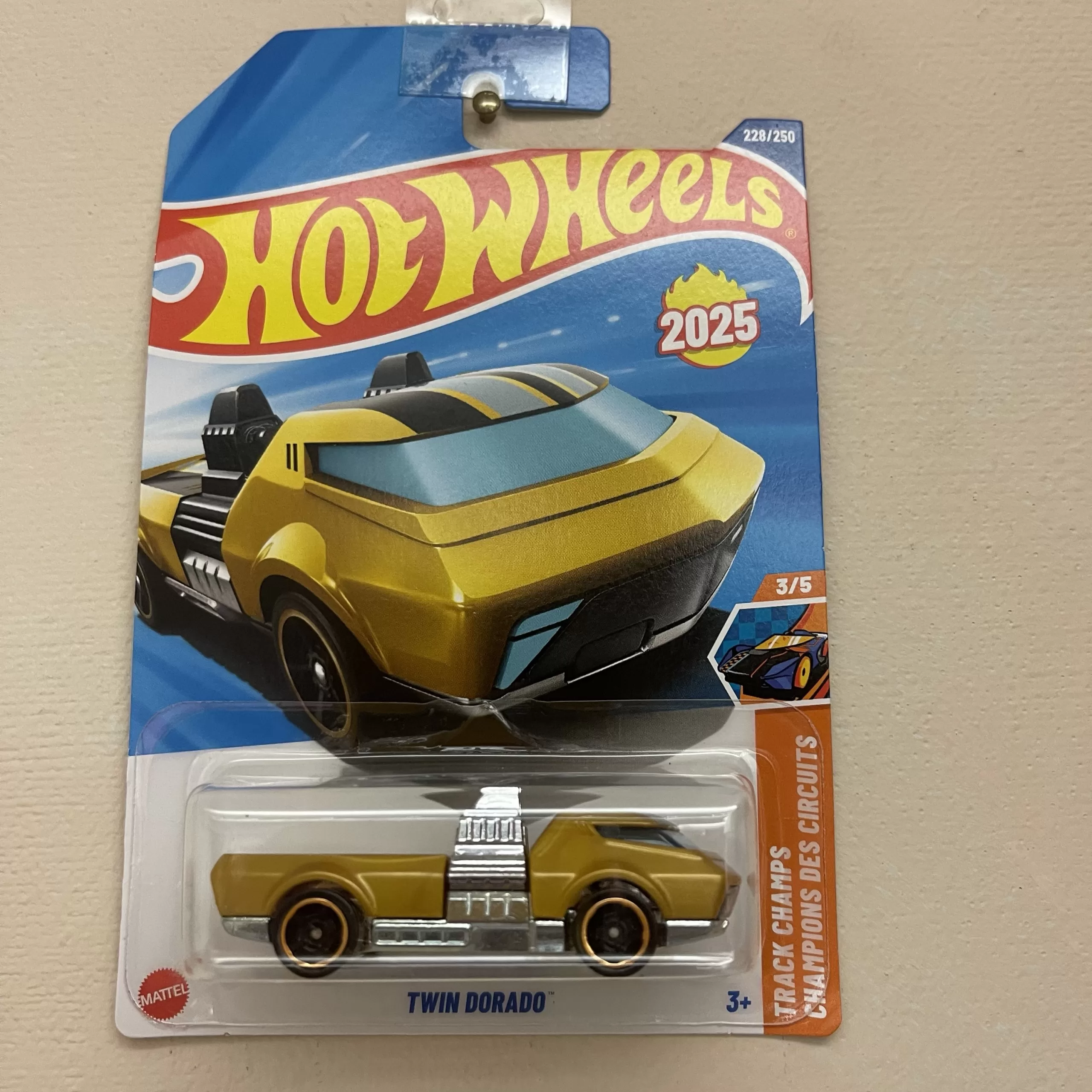Hot Wheels 2025 Mainline – 228/250 – Twin Dorado - BTL Miniatures